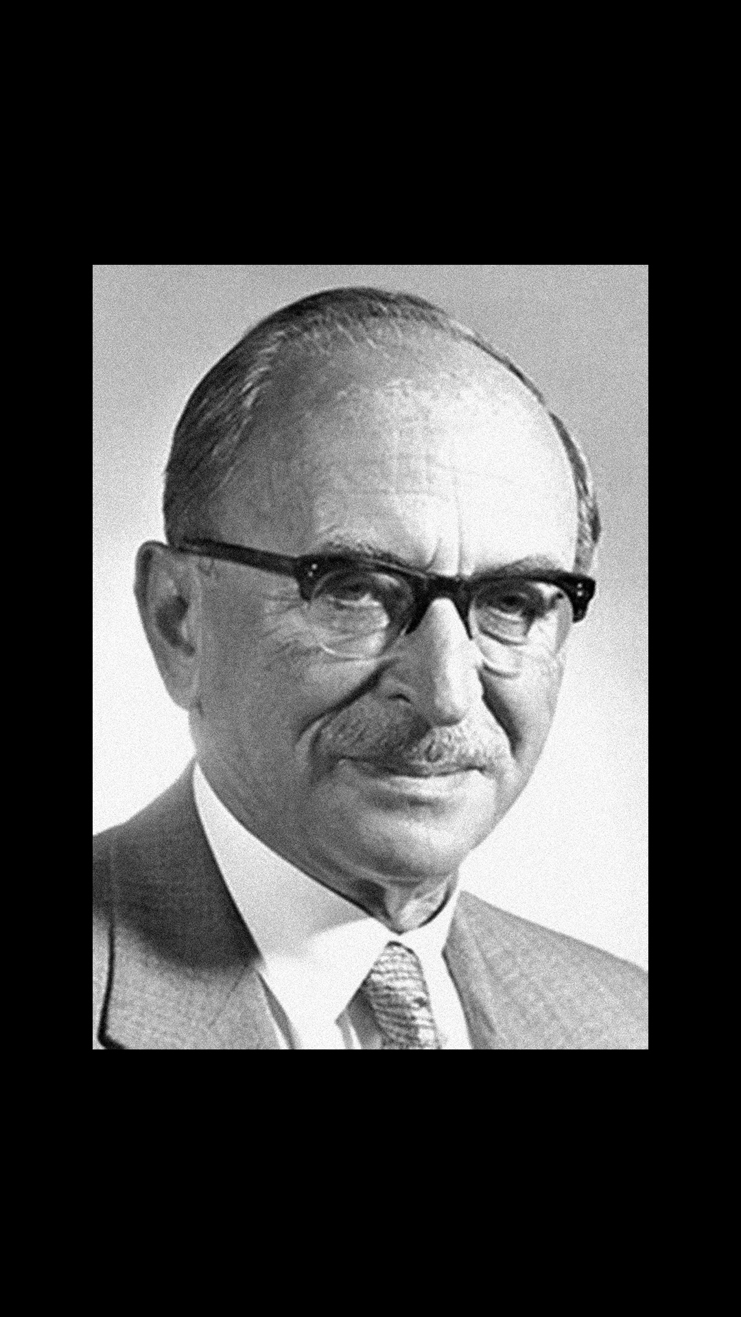 Dennis Gabor - Zsidó Kiválóságok Háza